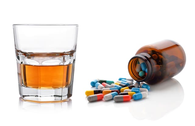 Can You Mix Prozac and Alcohol: Risks and Side Effects Explained ...